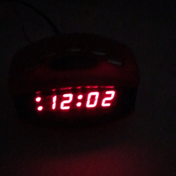 Durabrand | Wall Decor | Durabrand Cr52 Amfm Radio Alarm Clock Pink ...